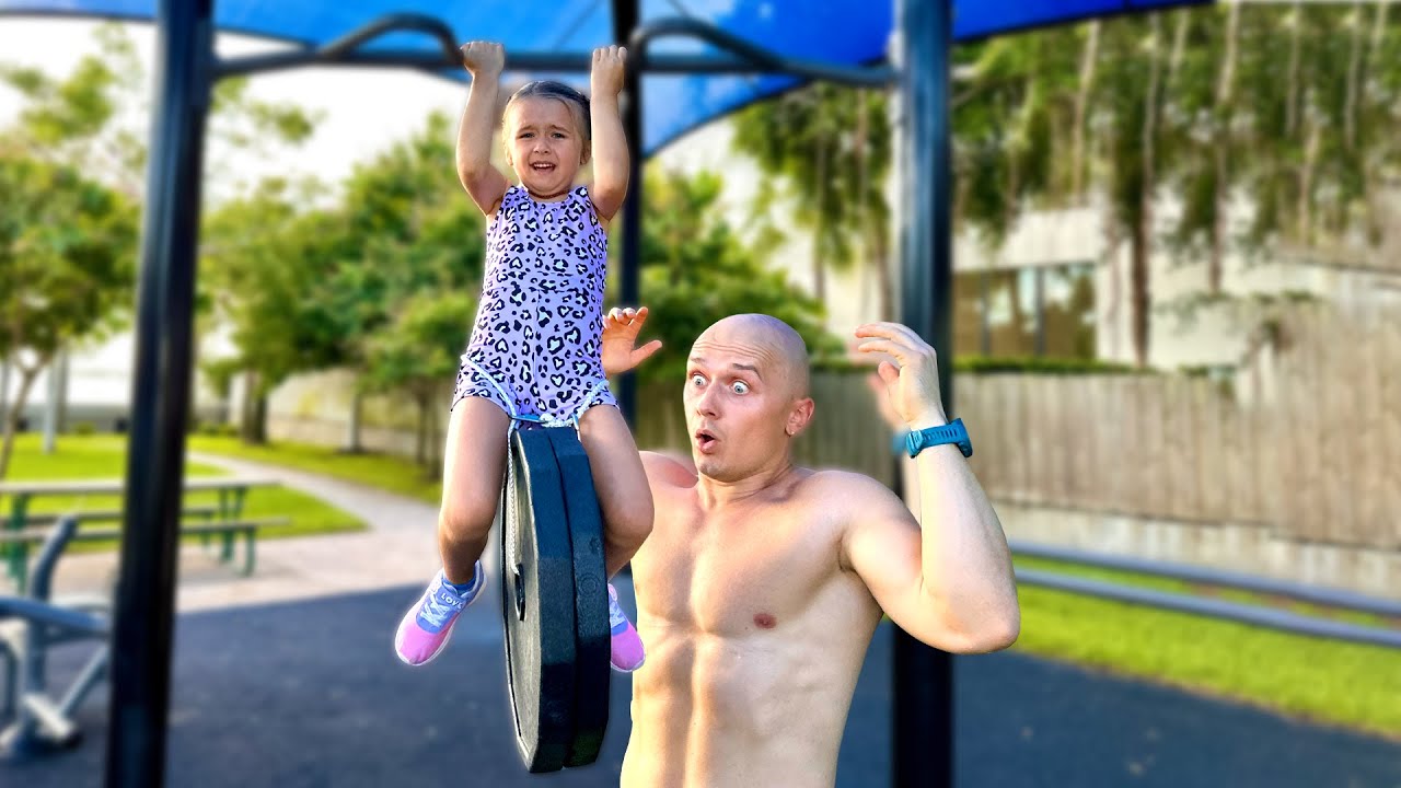 5 Year Old Girl Shocks Bodybuilder at Pull Ups - YouTube