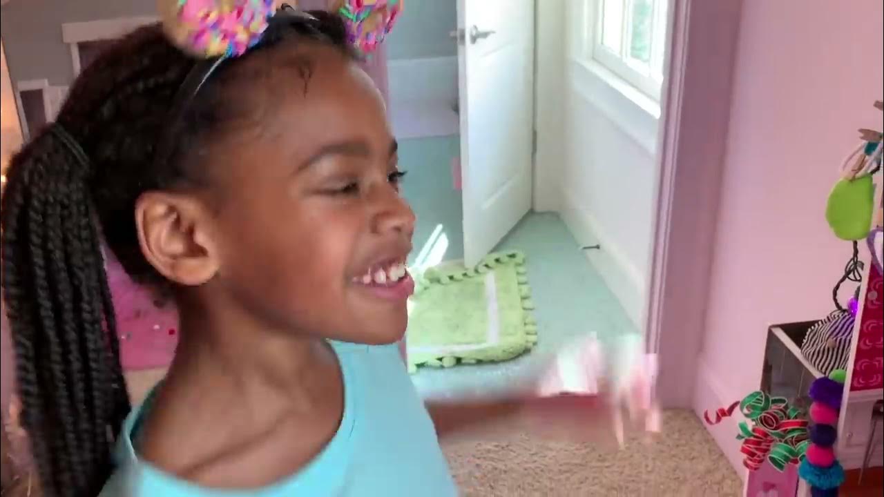 Naiah And Elli Toys Show Giant Dollhouse Pretend Play Toys Play Youtube