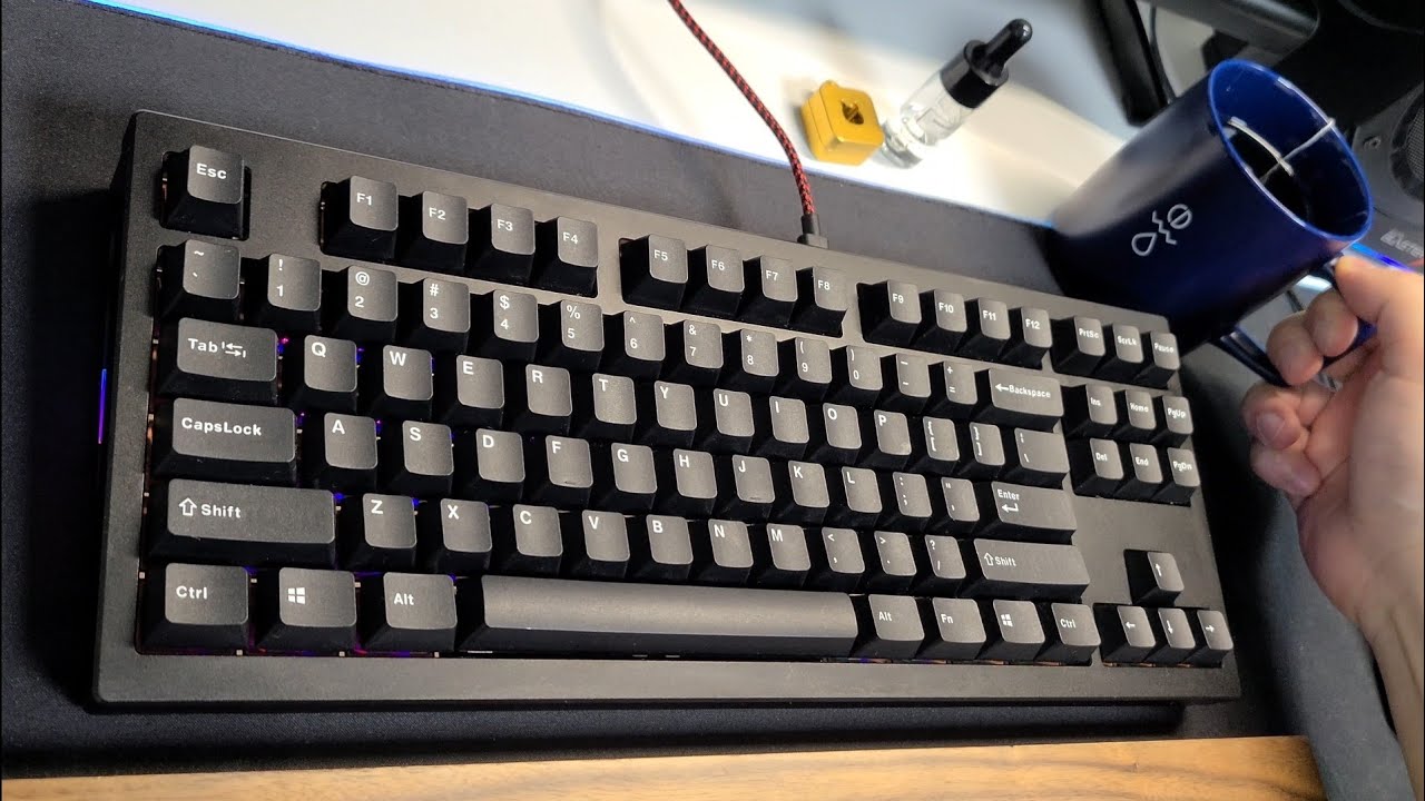 XO V2 Typing (w/ lubed H1 switches & MiSTEL Classic Black keycaps ...
