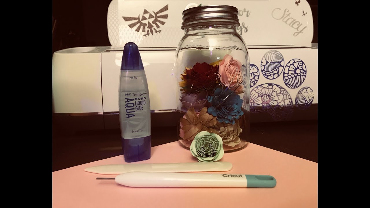 How to cut and role a rose with cricut - YouTube