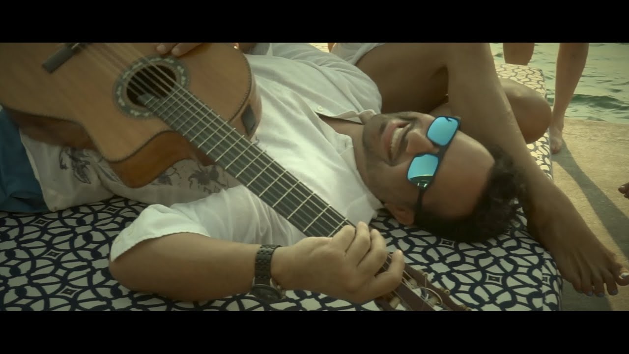 PACO COBOS - Navegando en la Locura [Video Oficial] - YouTube
