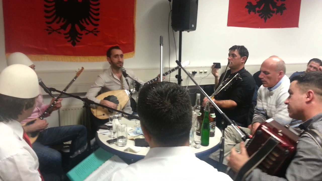 Vllezrit Ukaj dhe Delijaj 2016 Munchen (kangà e zg - YouTube