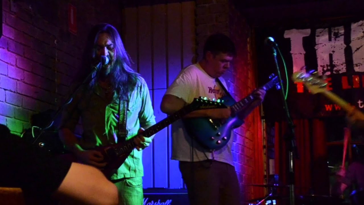 PaperHearts - Rockette (Live @ Brycee's Tavern) - YouTube