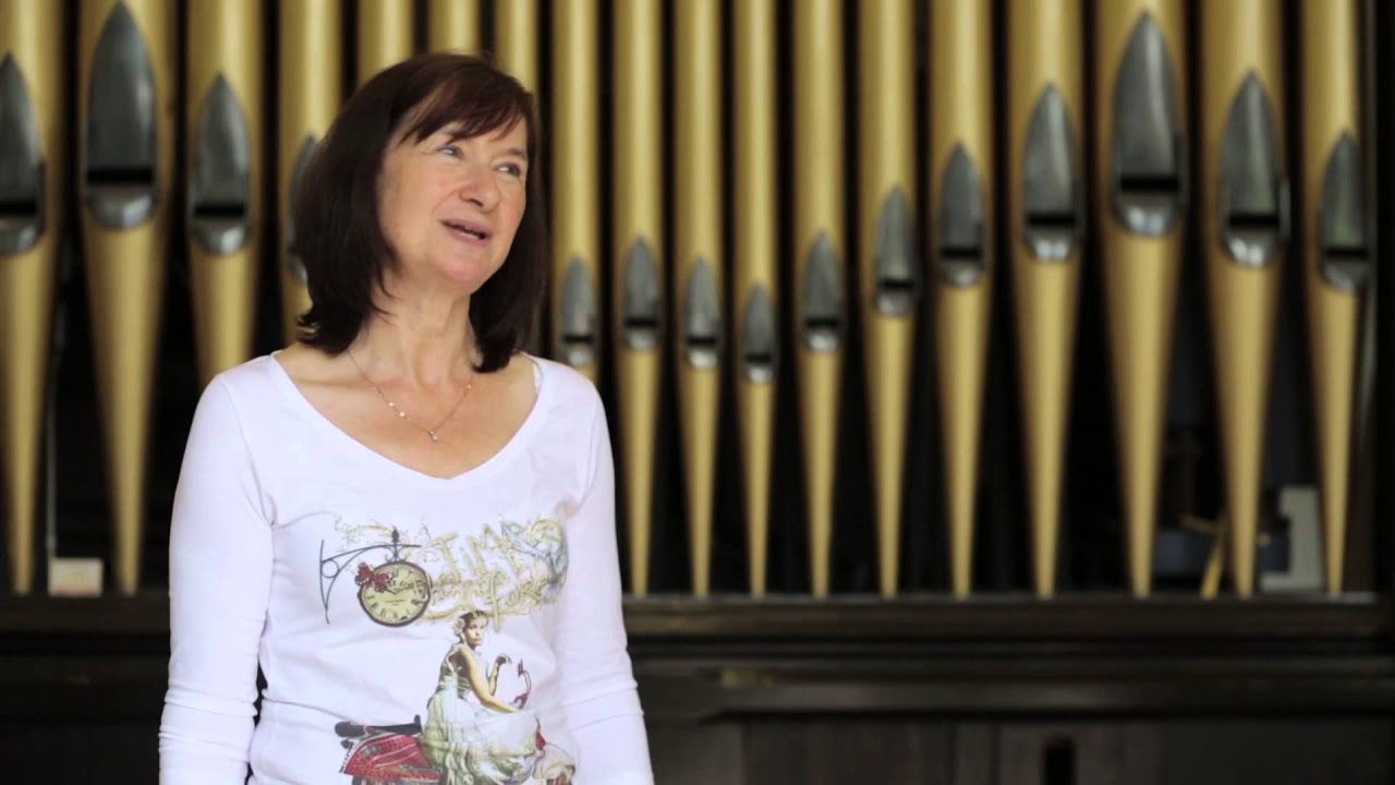 Music teacher has garden shed for her huge church organ - YouTube