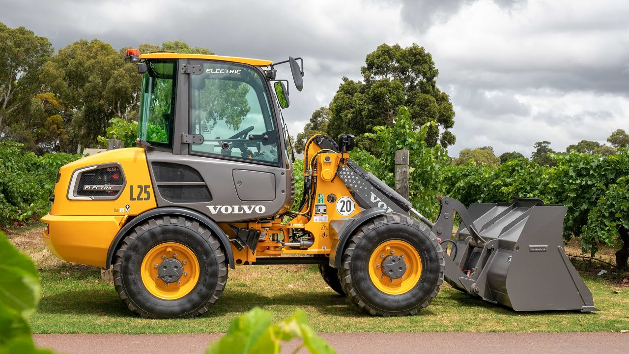 Volvo L25 Electric wheel loader overview with Reid Gibson from CJD ...
