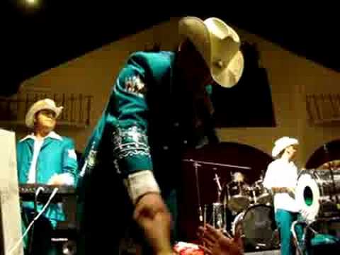 El Nuevo Rodeo - El Trono de Mexico - YouTube