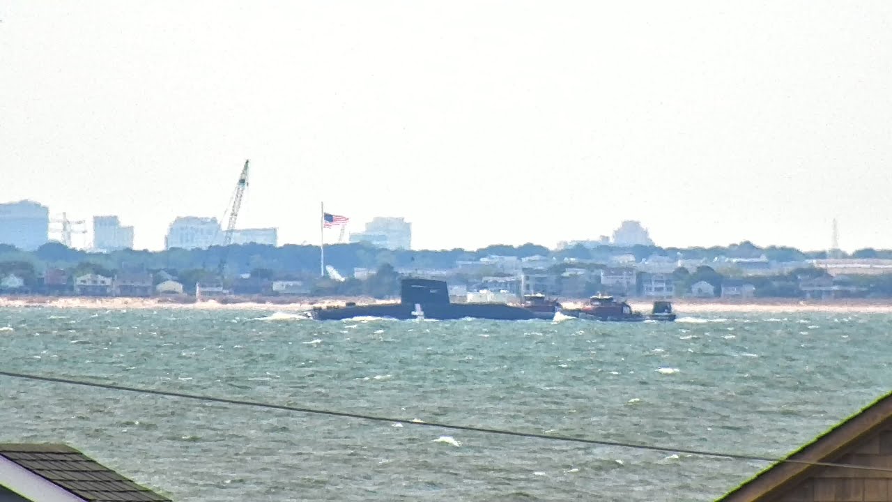 Gary Chouest towing the decommissioned USS Sam Rayburn (SSN 635) - YouTube