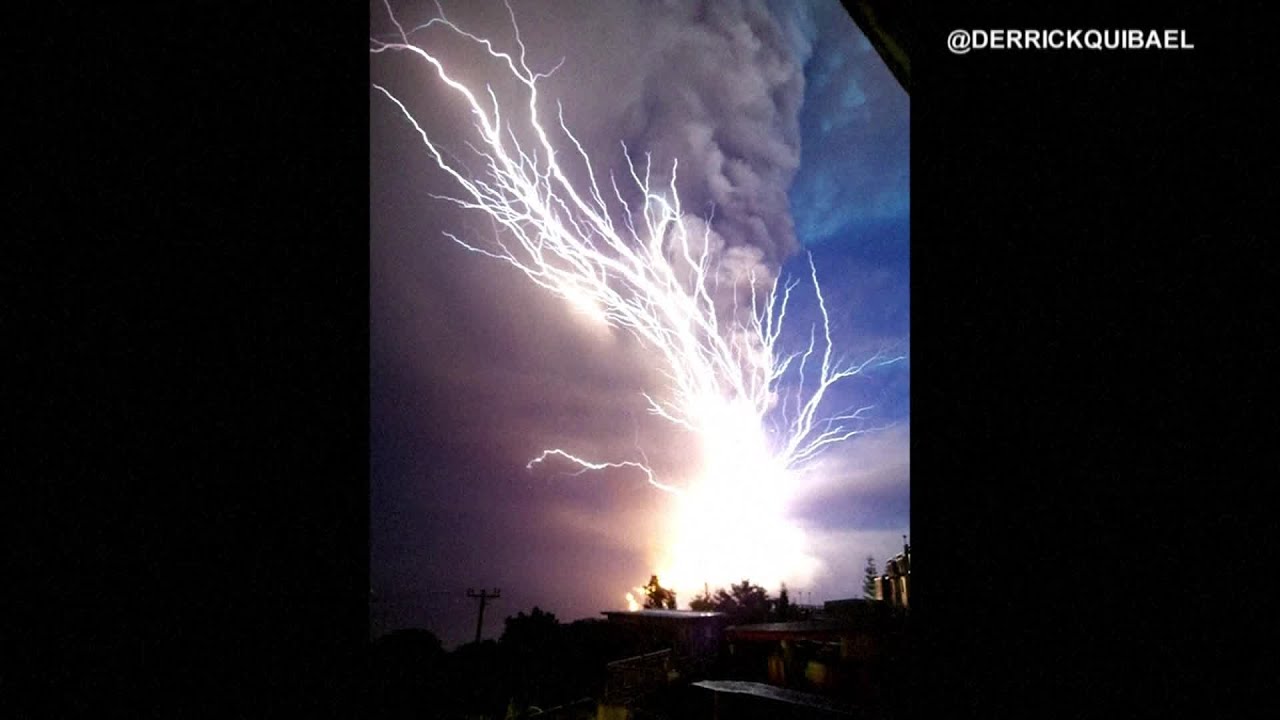 MUST-SEE VIDEO: Bolts of lightning flash across ash cloud after ...