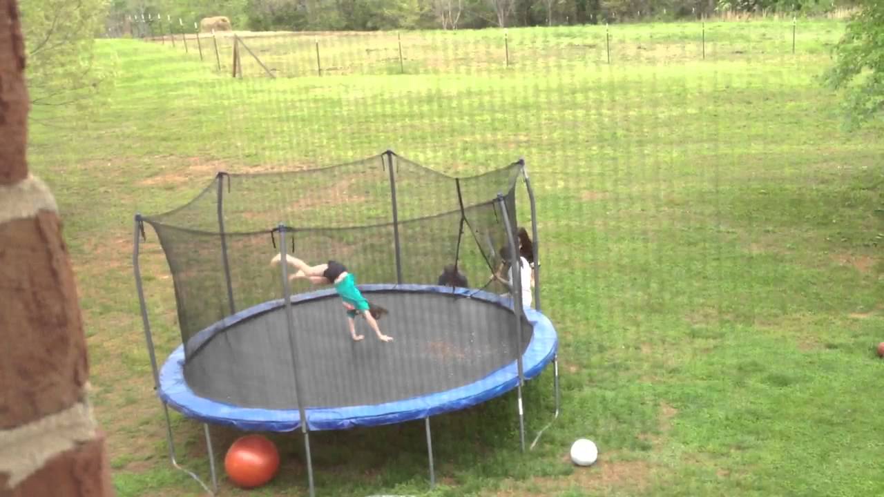 Kids playing 4 square - YouTube