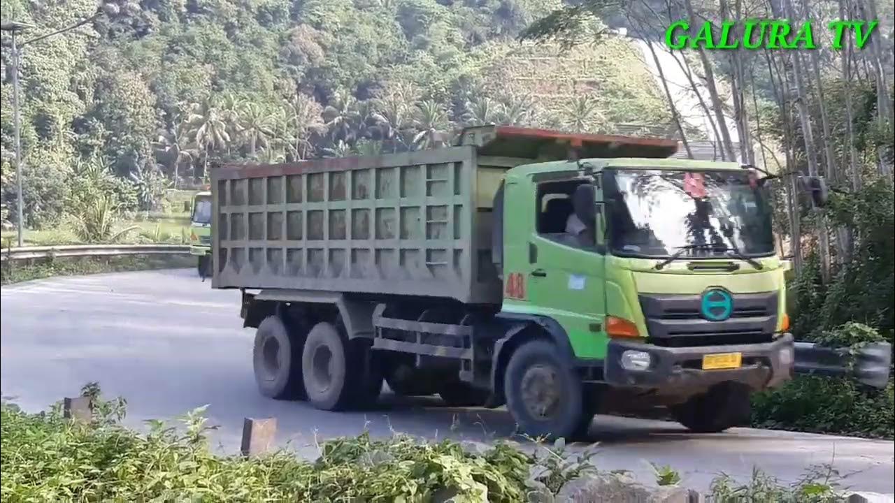 dump truck lewat tikungan extreme,truck bermuatan metrial bendungan,#pangangonan ,#dumptruck ...