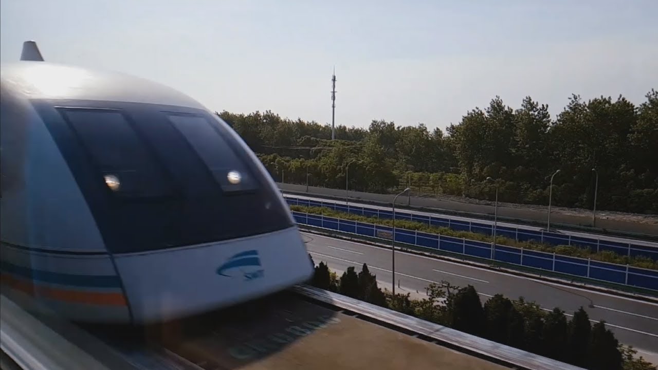 Slow motion Maglev trains crossing (240 fps - 320 km/h) - YouTube