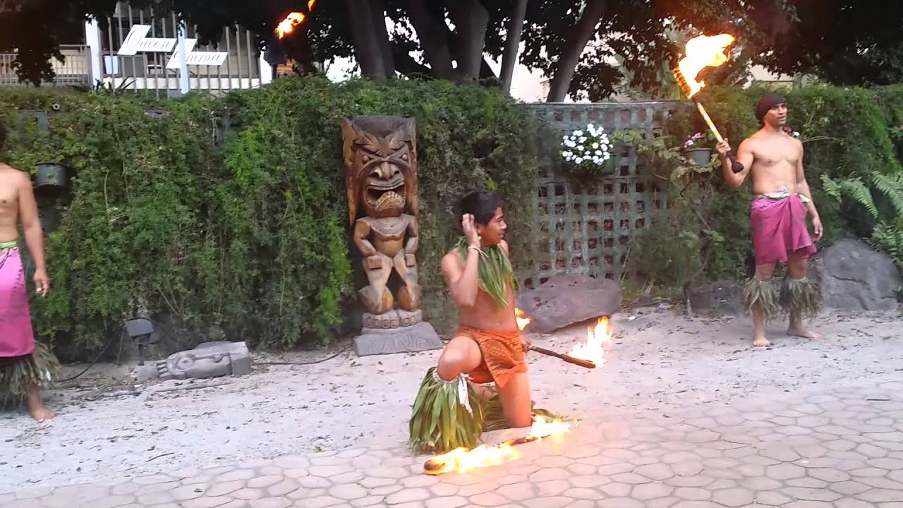 Fire dance in Honolulu Hawaii - YouTube