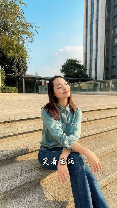 誰不想由著性子去生活,可現實真的不允許年少不經事,懂事呢已是中年,我們哭著成長,笑著生活,這不就是該有的人生嗎?在無知的年齡做了選擇,在懂事的