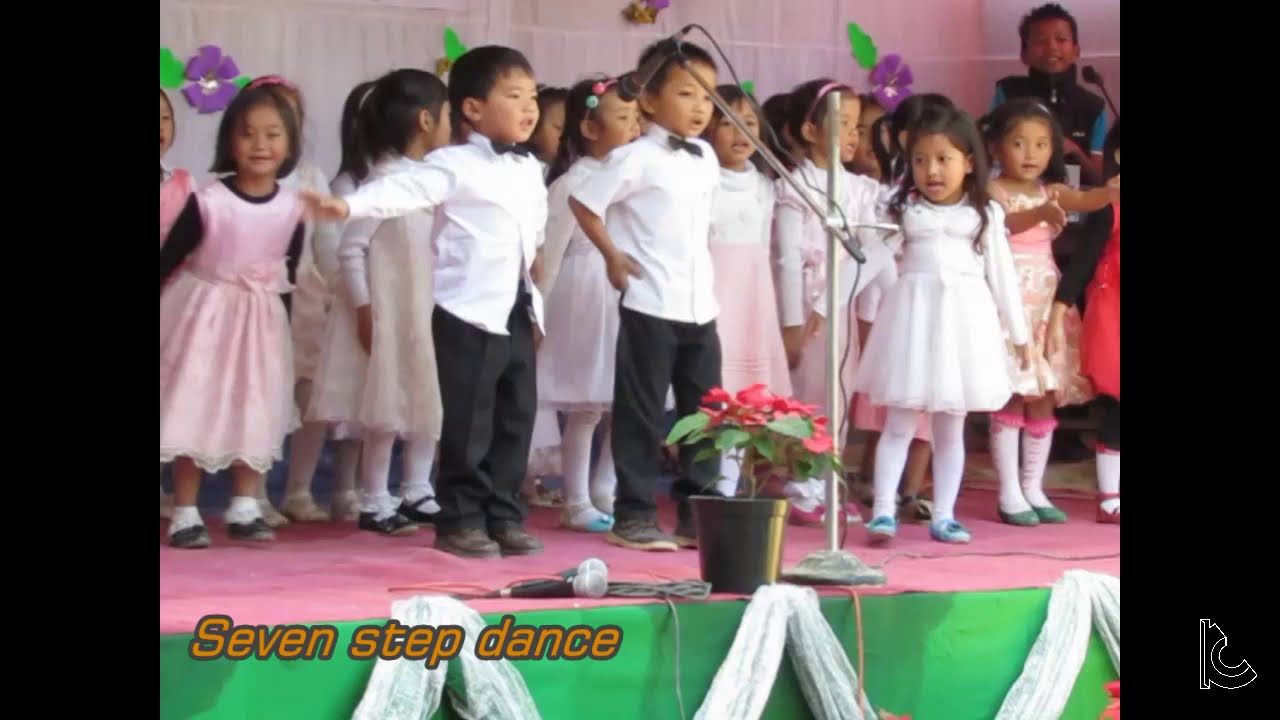 SEVEN STEP DANCE (FUNNY CUTE DANCE......) - YouTube