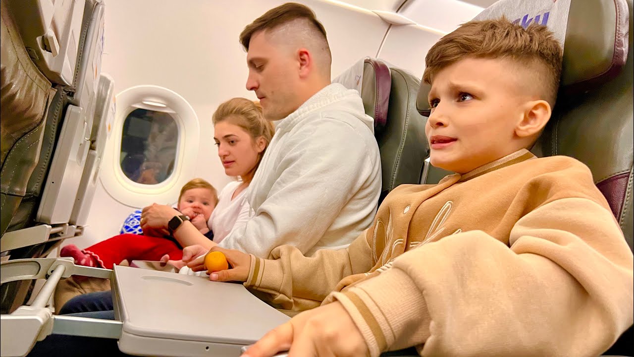 Albert se TEME în AVION ️/ Unde ZBOARĂ el?😱 - YouTube