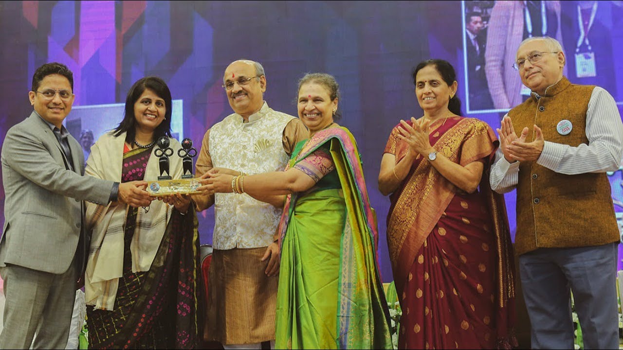 Jeevanvidya felicitates Dr. Shilpa Vidyadhar Lad, Dr. Madhavi Dileep ...