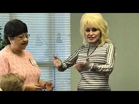 Dolly Parton Surprises Senior Citizens in Her Hometown