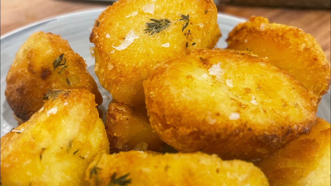 Crispy Roast Potatoes (Spuds) - YouTube