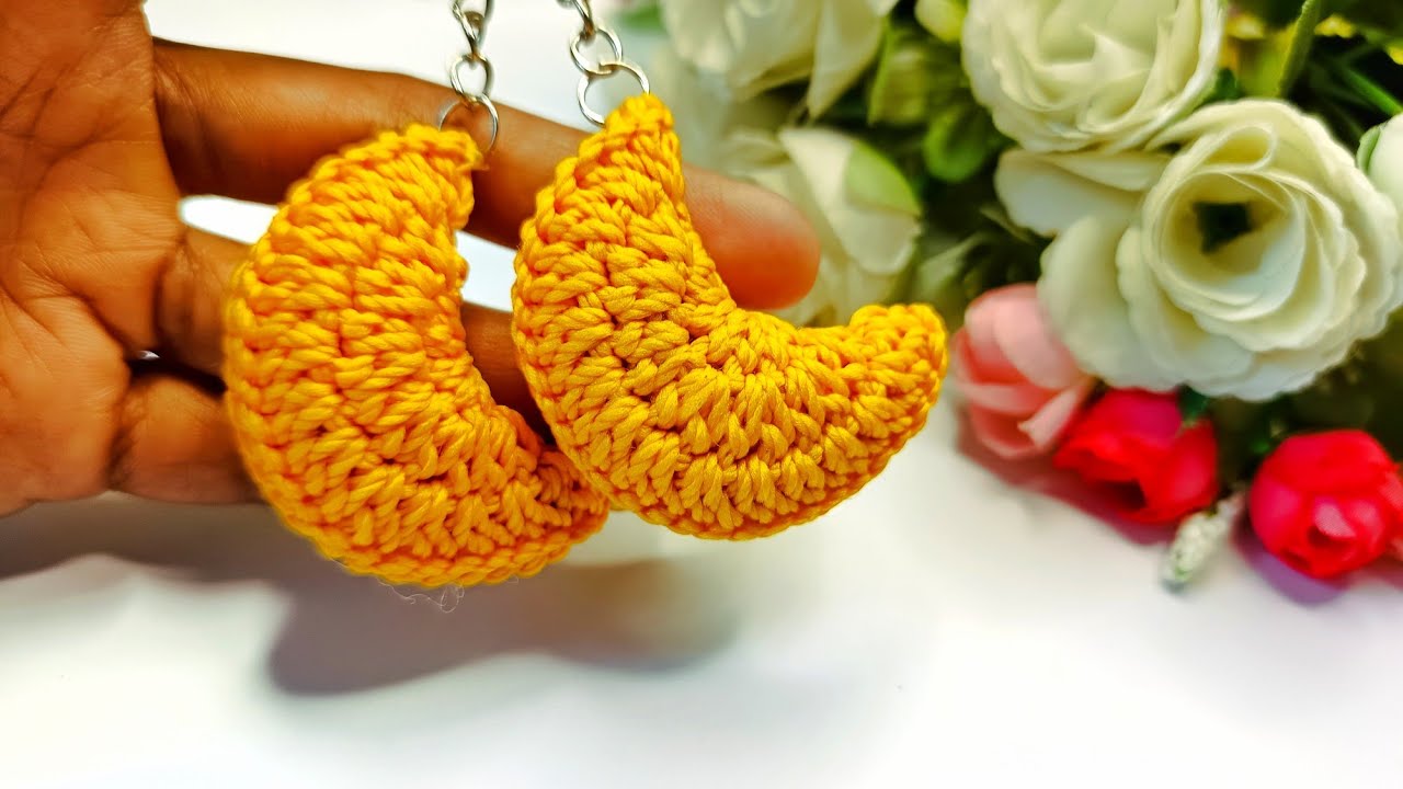 ⛔ Absolutely Super Easy Crochet Keychain Crochet Half Moon Keychain For ...