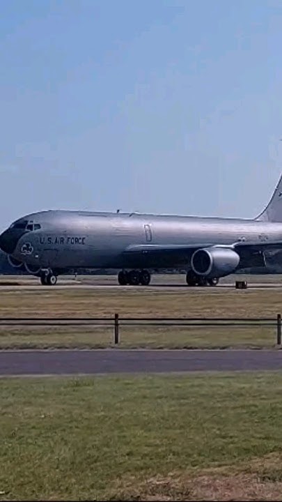 USAF KC135 Stratotanker taxi past RAF Mildenhall - YouTube