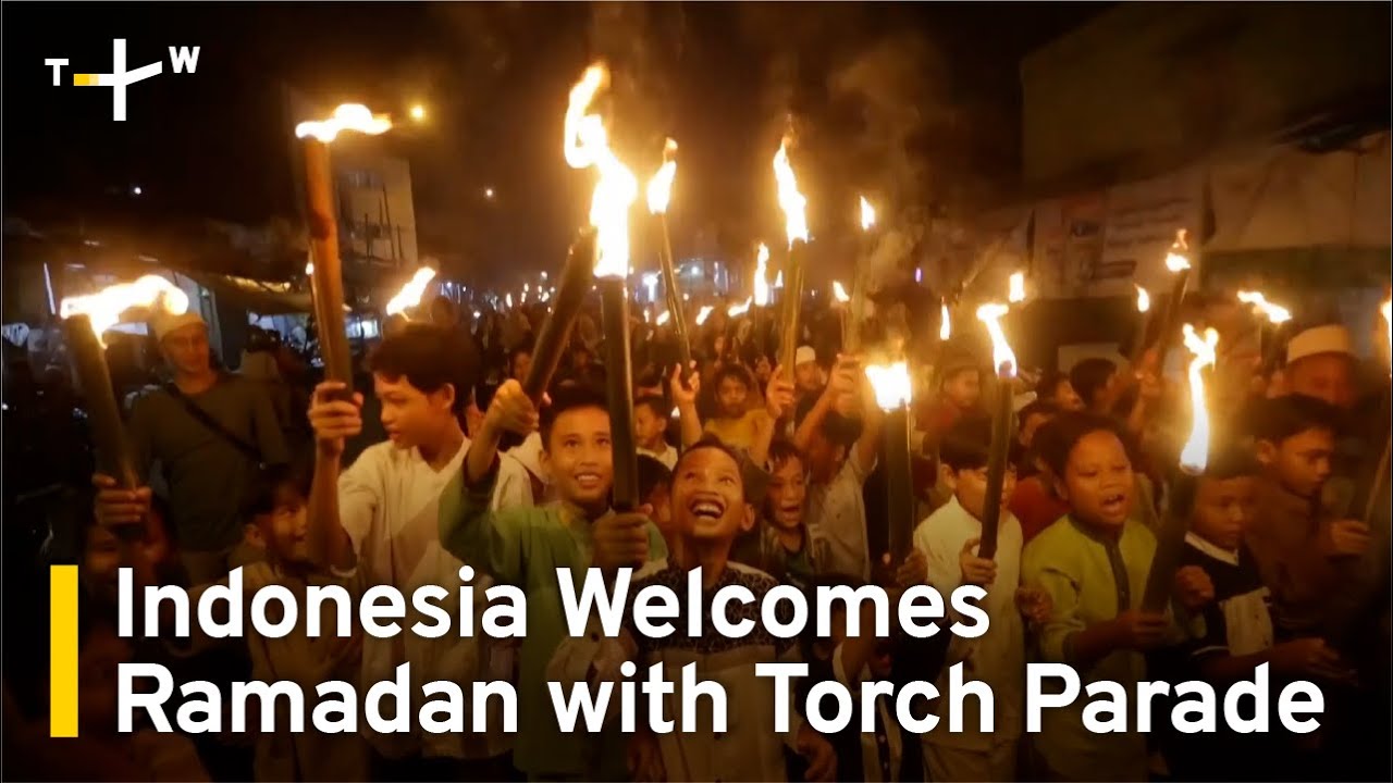 Indonesia Welcomes Ramadan With Nighttime Torch Parade | TaiwanPlus ...
