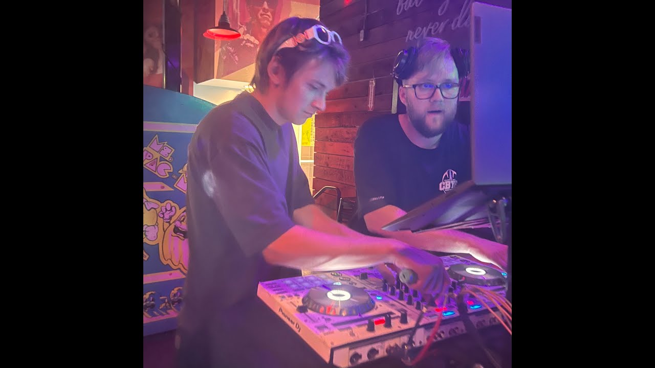 Fryan @ Powerup Arcade Bar (re-recorded) - YouTube