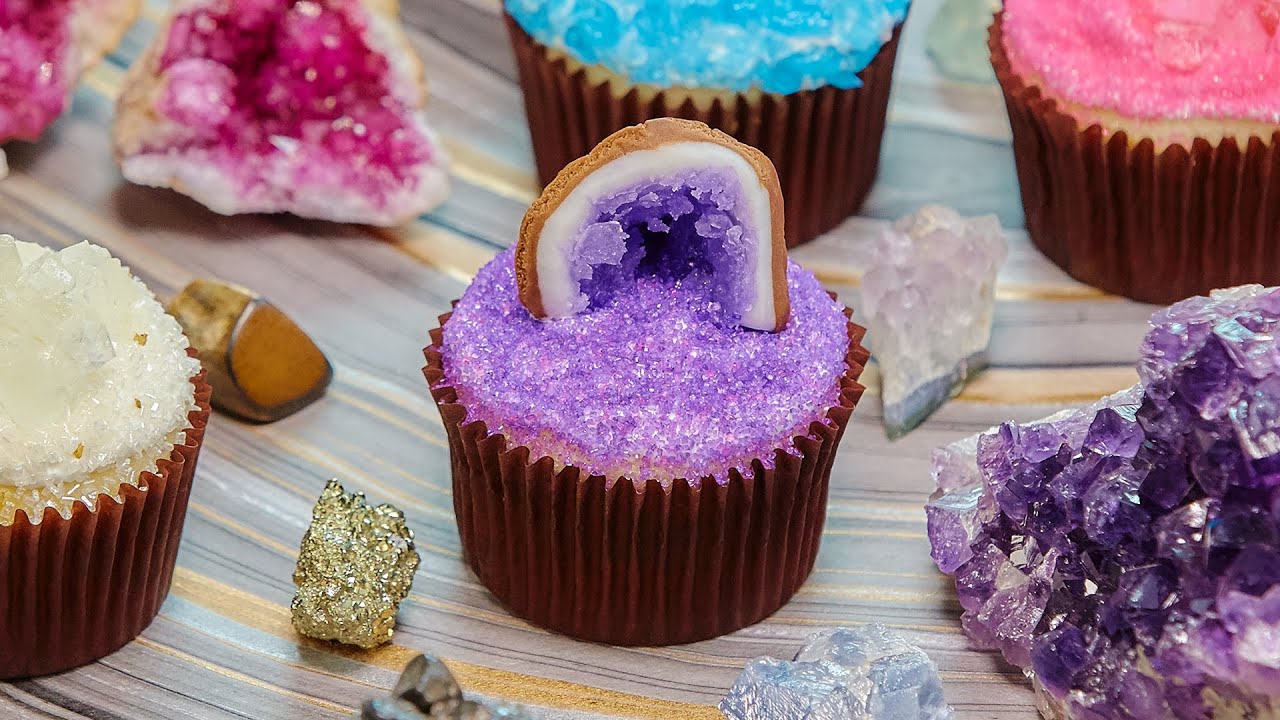 GEODE CANDY CUPCAKES ft Joey Graceffa! - NERDY NUMMIES - YouTube