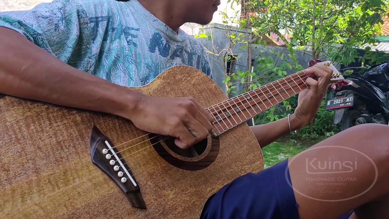 Sound Sample Custom Guitar Mango Wood (OM) Orchestra Model - YouTube