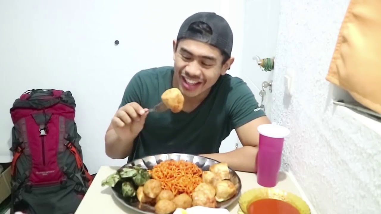 tanboy kun! TANBOY KUN Nyobain Makan Jajanan Khas Indonesia !! Siomay ...