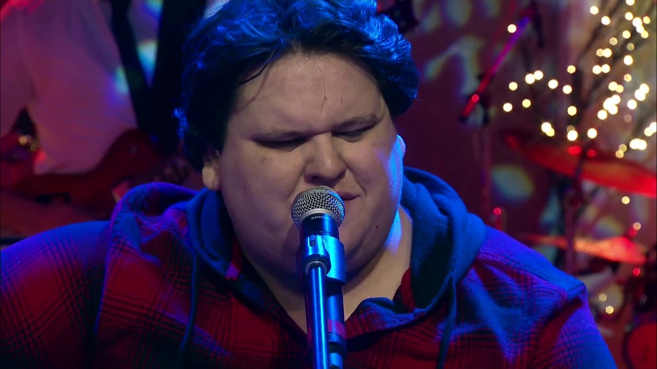 Santa's On His Way - NICHOLAS LAYES - YouTube