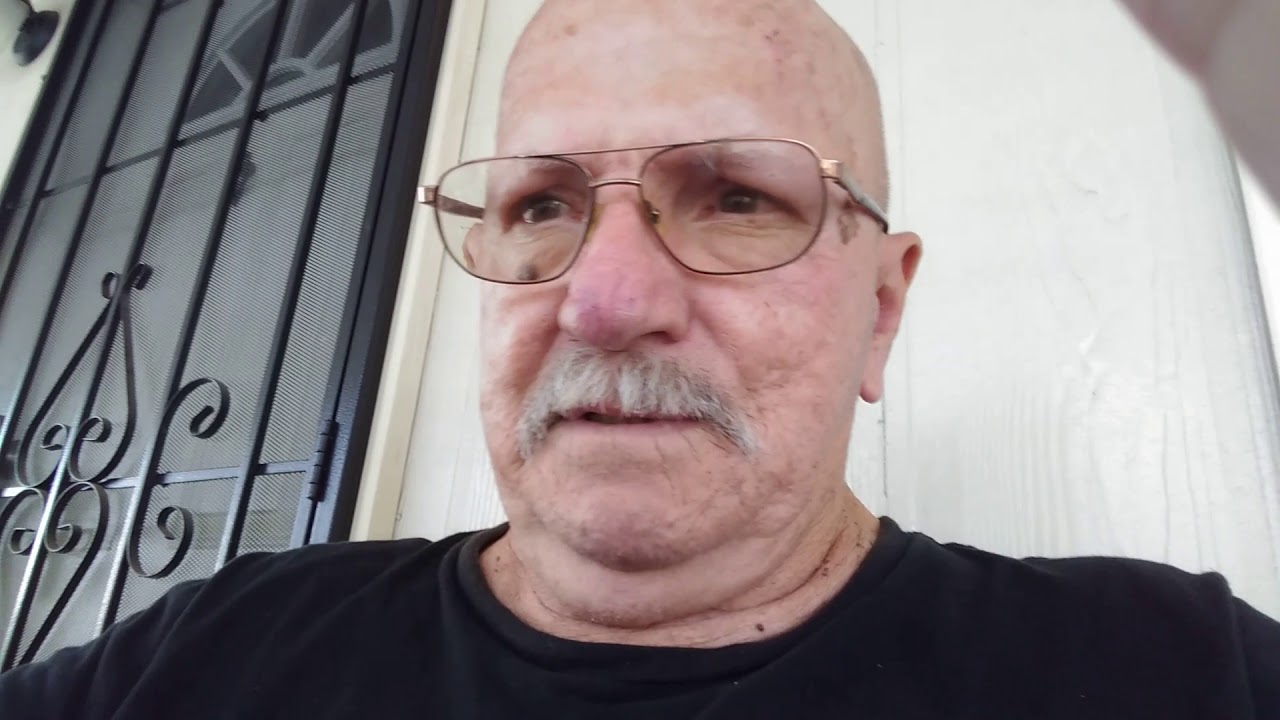 Old man vape - YouTube