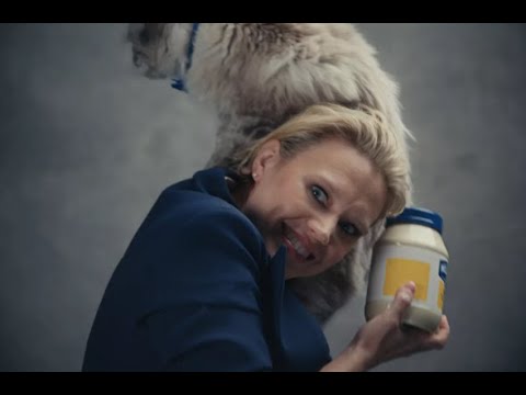 Kate McKinnon Channels Her Inner Cat Lady in Hellmann's Super Bowl ...