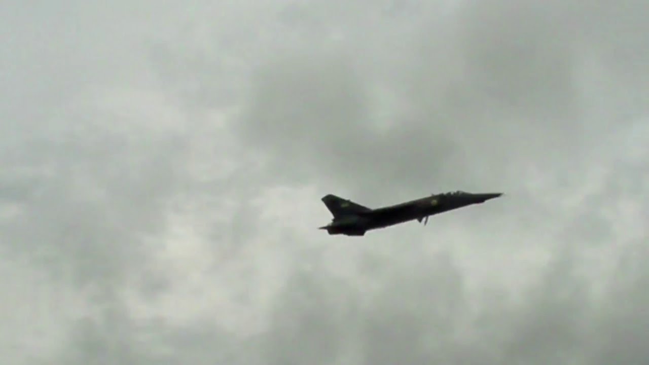 CRAZY Mirage F1 Gabonais LIBREVILLE - YouTube