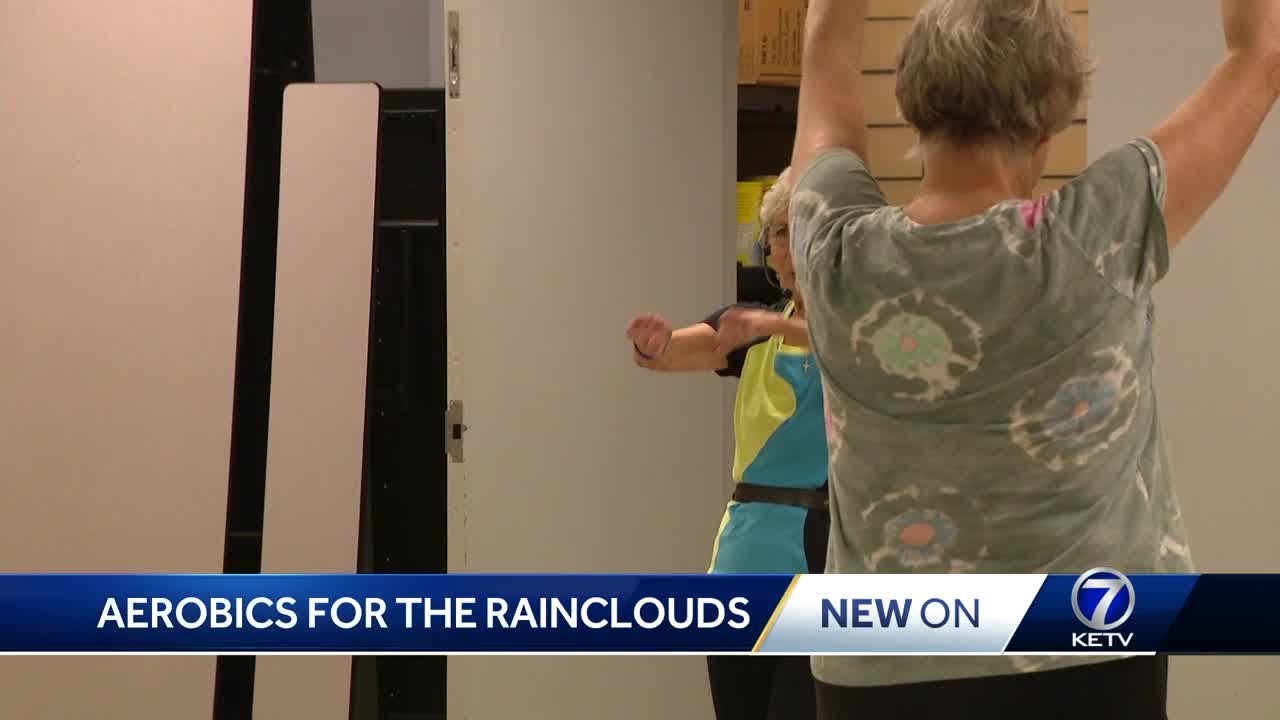 Bill Randby superfans dancing up a storm - YouTube