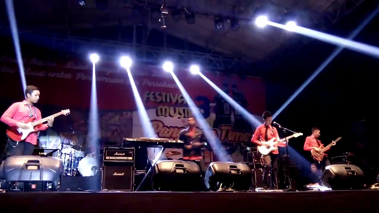 Band Spensager SMPN 1 GEGER (Opening Festival Band) - YouTube