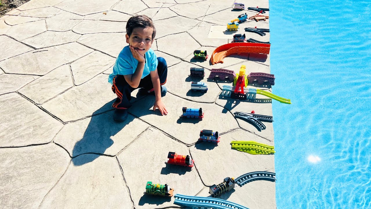 Thomas And Friends, Thomas the train and friends, Toy Train Track - YouTube