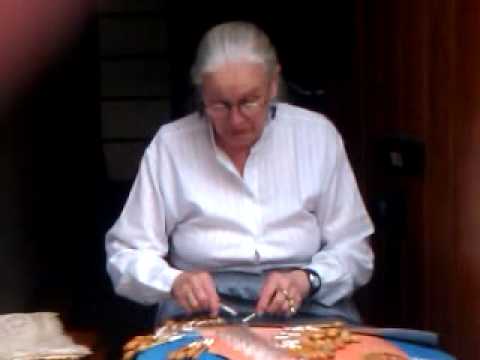 Belgian lace maker - YouTube