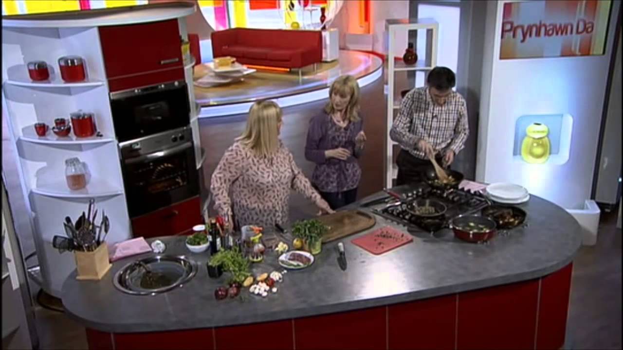 "FIllet of Beef", Lisa Fearn, Prynhawn Da, S4C, 22nd April 2013 - YouTube