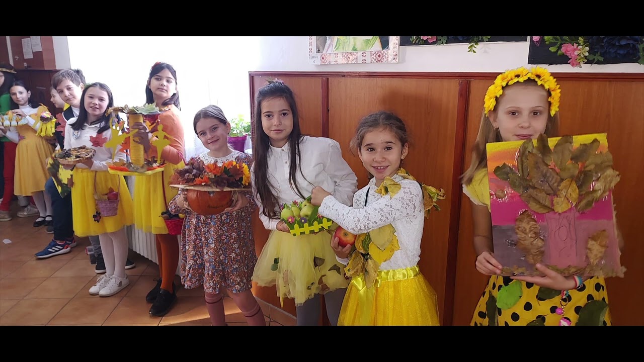 Festivalul Toamnei - YouTube