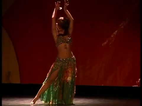 CLAUDIA CENCI (Dança do Ventre) e  LUCIANO GALIANI - 2009