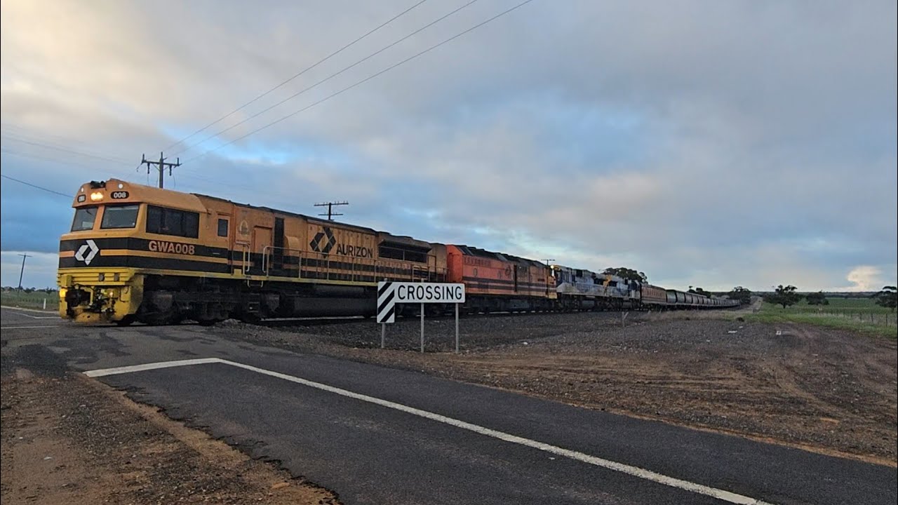 2KA2 Aurizon down loaded grainy (4 locos), Dimboola to Port Flat, 1710 ...