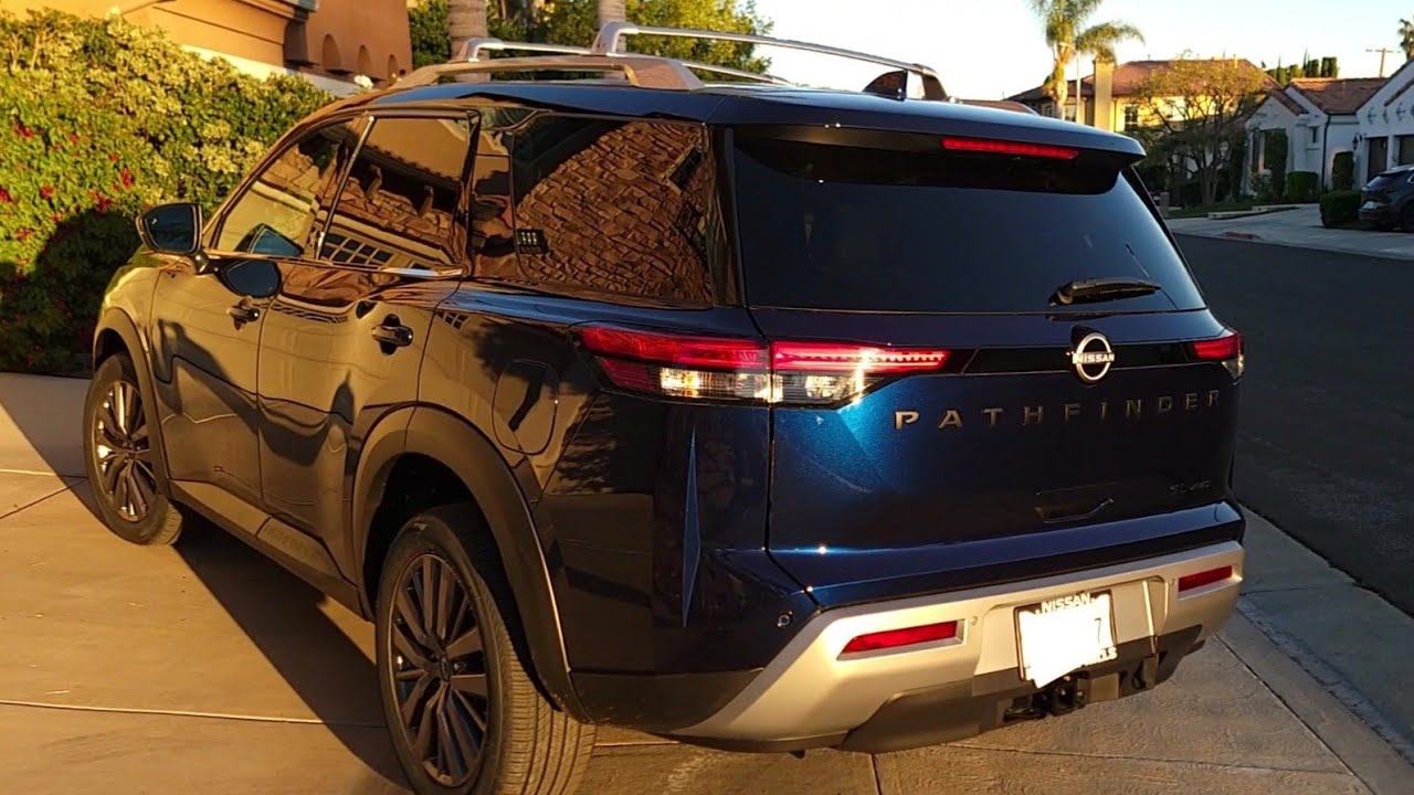 2023 Nissan Pathfinder SL 4WD Premium Package Iunbox . - YouTube