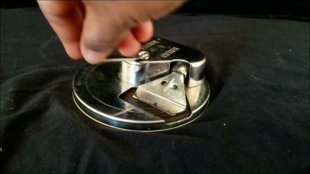 KRISS KROSS Stropper Razor Sharpener - YouTube