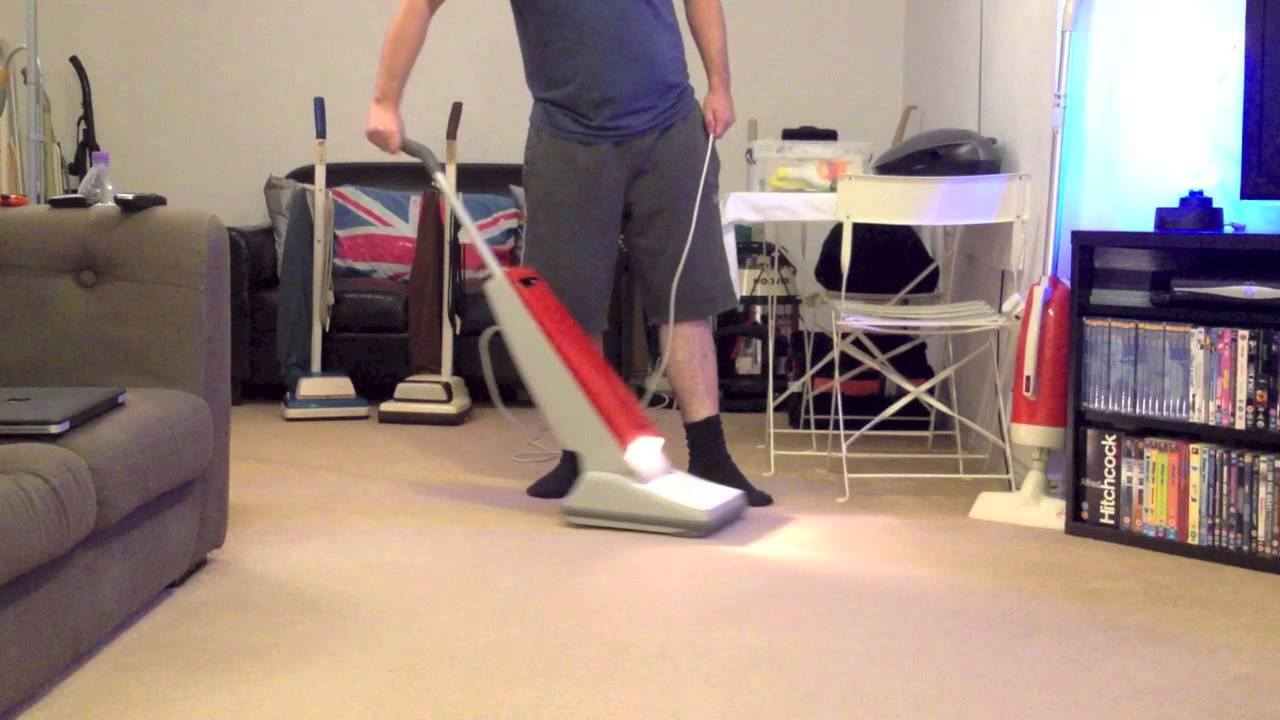 Vintage 1975 Hoover Starlight U2002 - YouTube