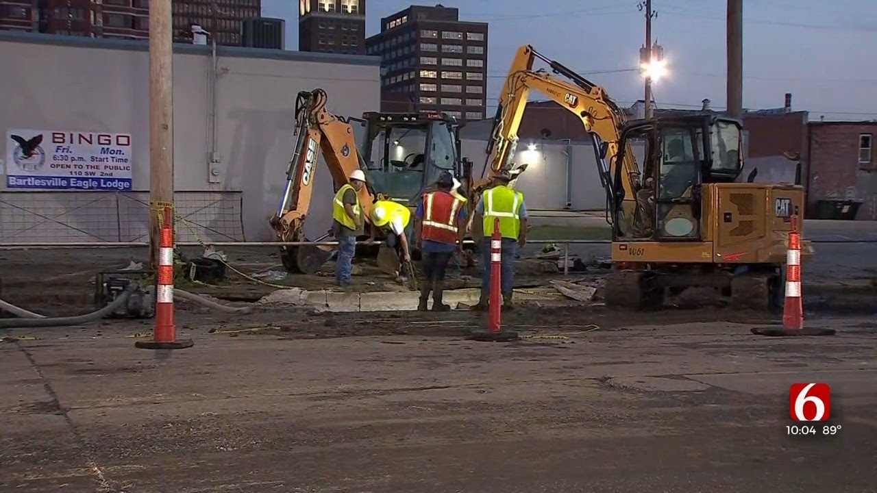 Crews Respond To Critical Water Main Break In Bartlesville - YouTube