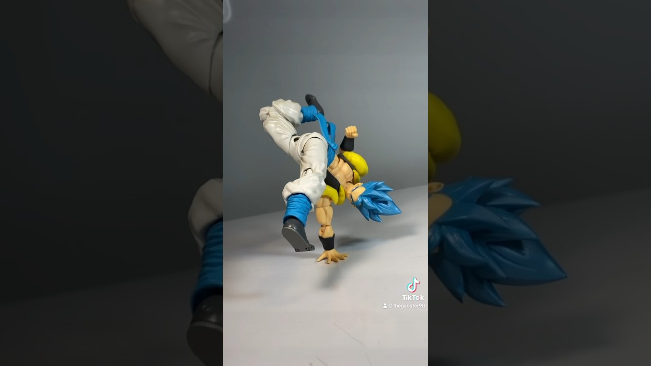 Posing some of my DBZ SHF - YouTube