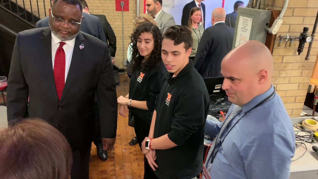 US Congressman and NJDOE Commissioner Visit the MHS Robotics Lab - YouTube