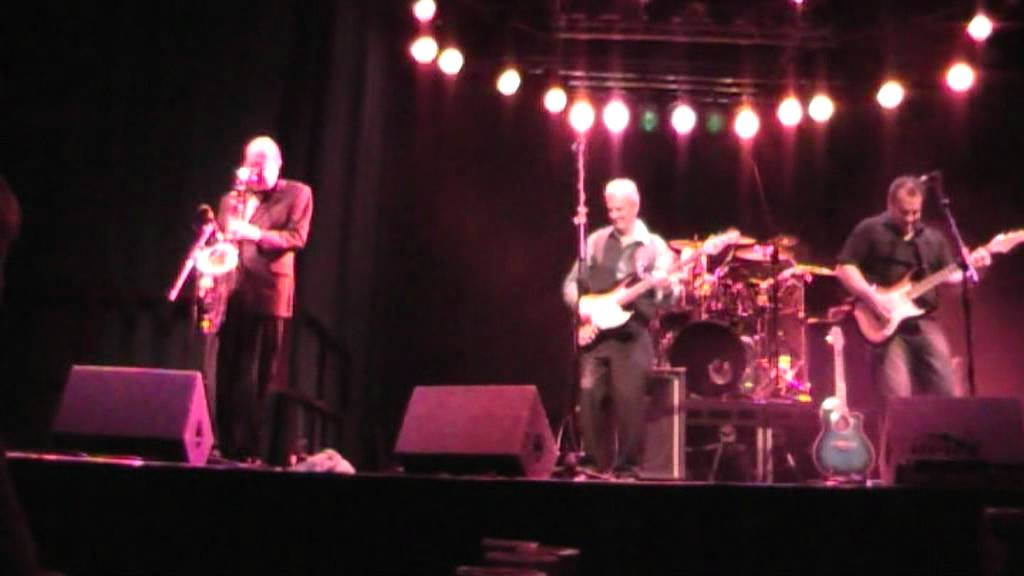 Gary Murphy Band & Saxophone Jones - Tequila Live 2006 - YouTube