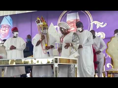 Behold the new king. Oniru of Oniru kingdom - YouTube