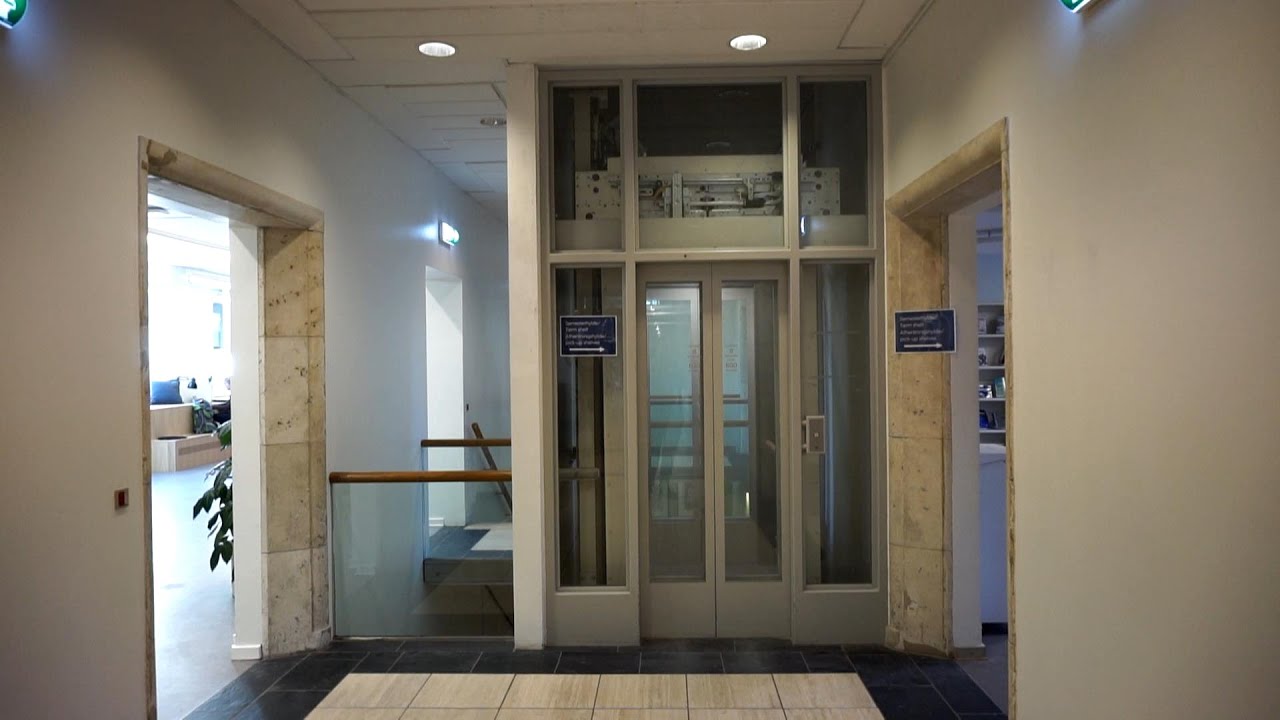 1995 PD Elevator hydraulic elevator @ Tuborgvej 164, Copenhagen ...